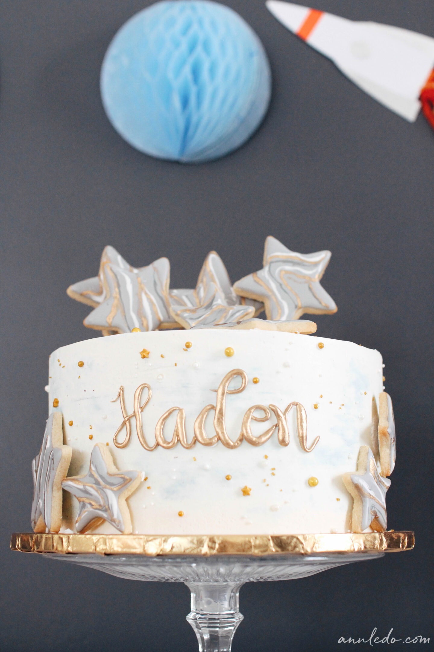 Galactic Space Themed Party // Out-of-this-World Birthday Celebration ...